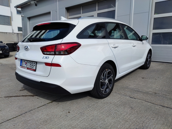 Hyundai i30 CW Comfort 1,5i 81kW 2022/3 - Mestské - Vozidlá na predaj ...