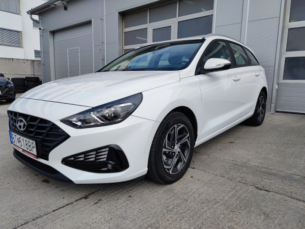 Hyundai i30 CW Comfort 1,5i 81kW 2022/3 - Mestské - Vozidlá na predaj ...