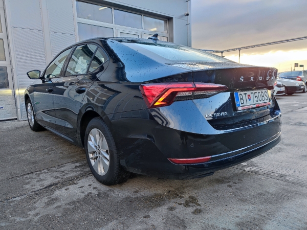 Škoda Octavia Ambition Plus DSG 2,0 TDI 110kW 2022/6 - Manažérske / SUV ...